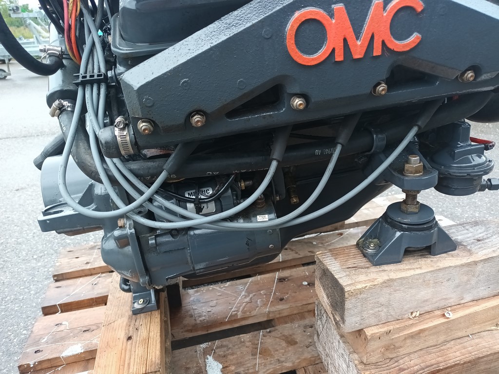 moteur OMC COBRA V8 5.7l 260cv