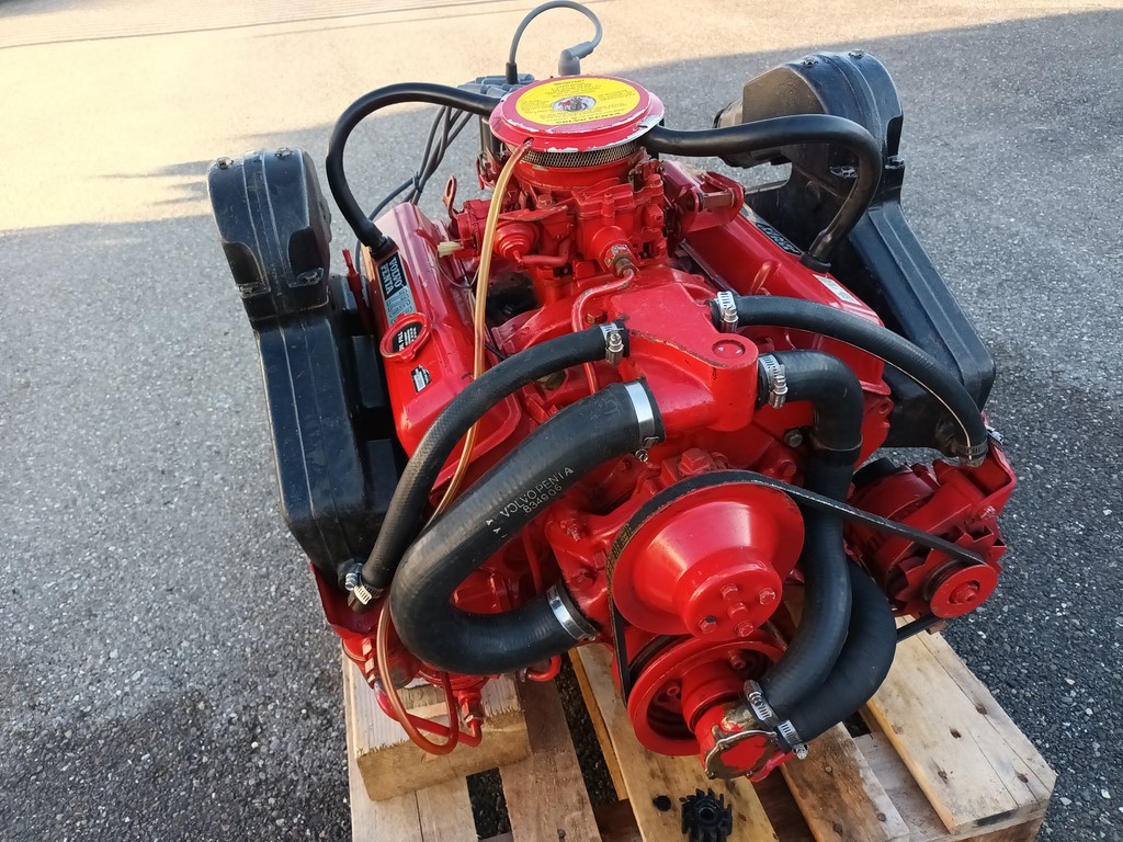 moteur v8 5.0l 225cv VOLVO AQ 225D