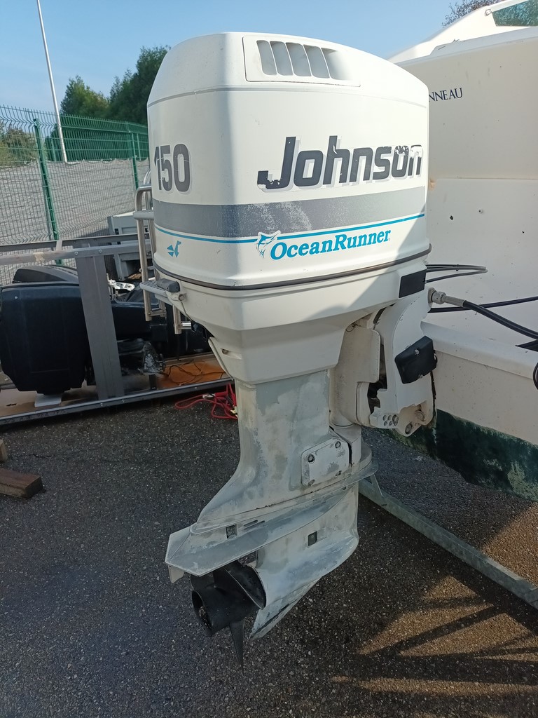 moteur JOHNSON 150cv