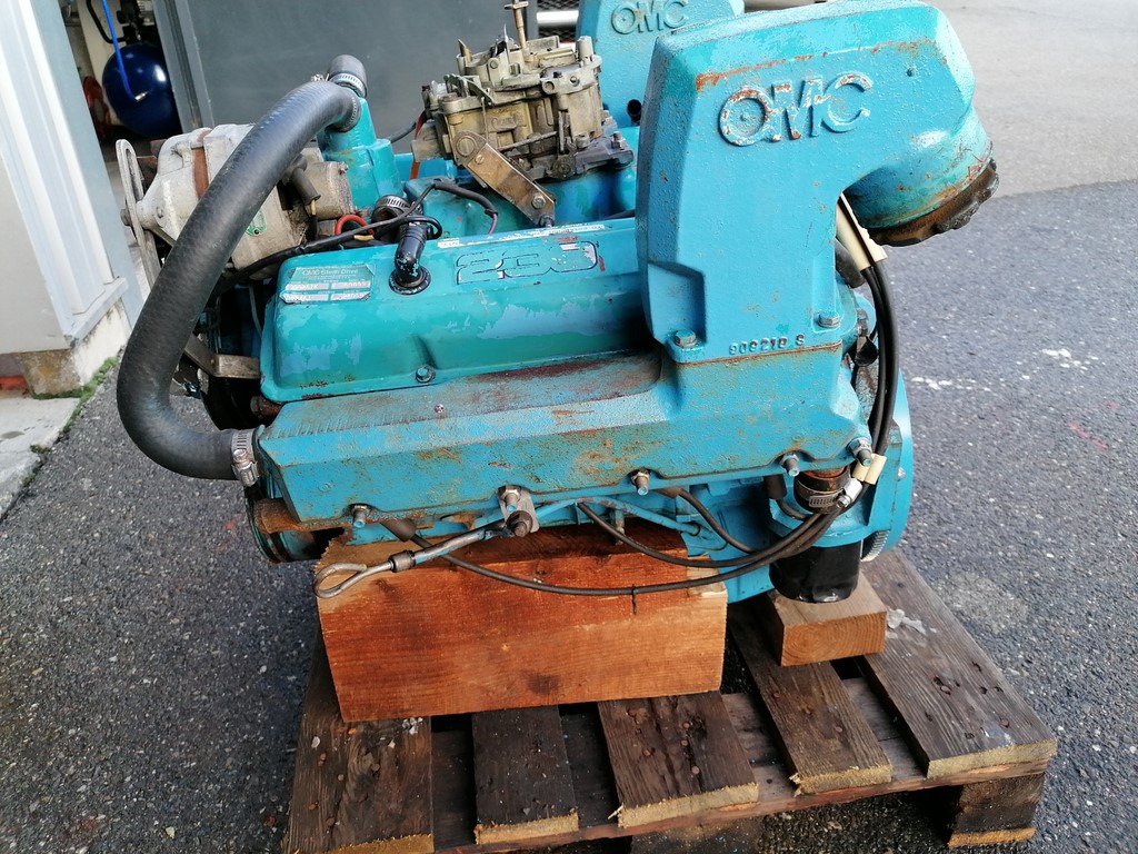 moteur OMC V8 5.0 230cv