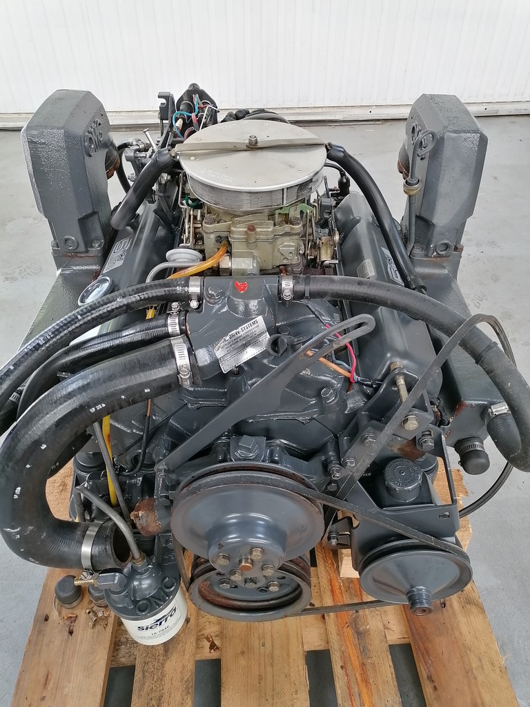 moteur OMC COBRA V8 5.0