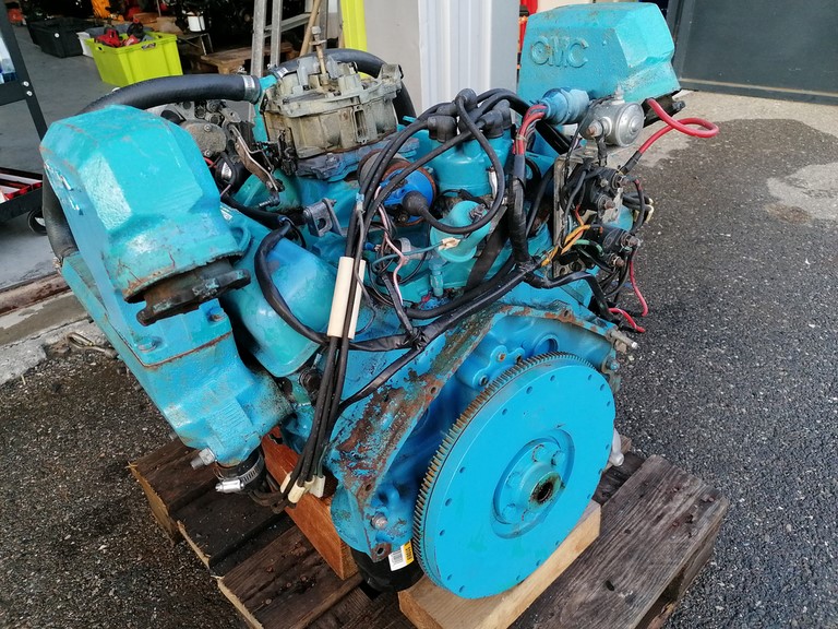 moteur OMC V8 5.0 230cv